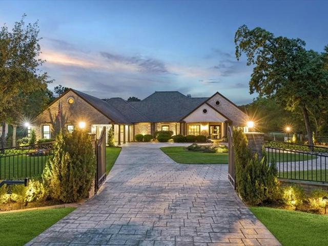 9426 Deer Path Ln, Magnolia, TX 77354