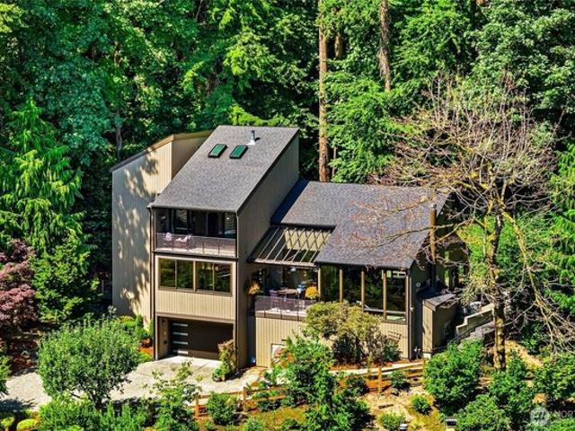 9426 SE 52nd St, Mercer Island, WA 98040