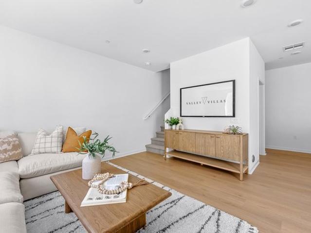 9427 N Sepulveda Blvd Unit 4, North Hills, CA 91343