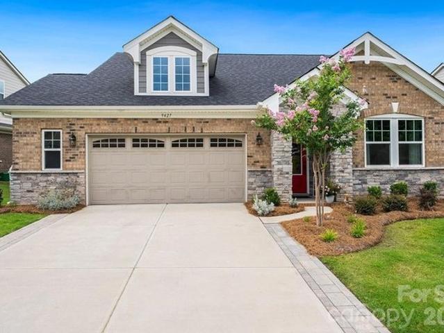 9427 Liberty Hill Dr, Charlotte, NC 28227
