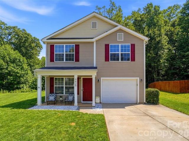 9428 Quilting Bee Ln, Charlotte, NC 28216