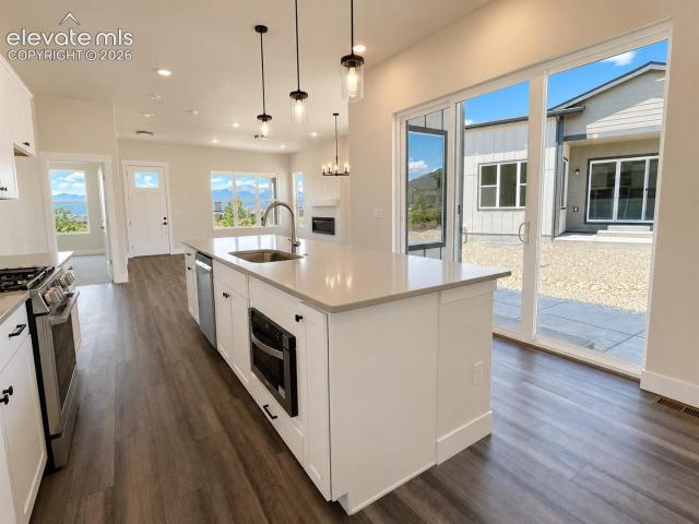 9428 Roseate View