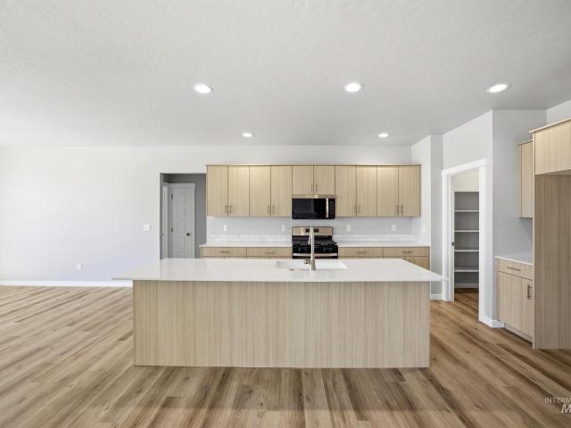 9428 W Cosmic St