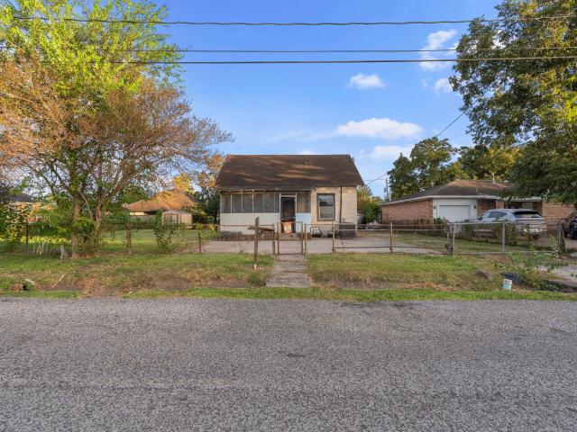 9429 E Avenue H, Houston, TX 77012 | MLS #23151