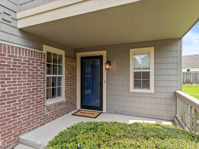 9429 Wimbledon Ct, Indianapolis, IN 46250 | MLS #22095 | Compass