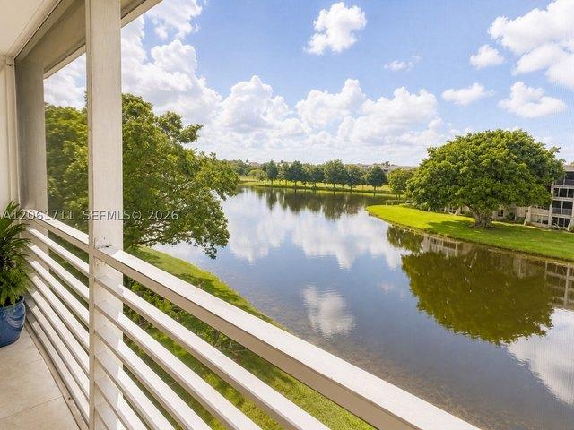 9420 Poinciana Pl Apt 417, Davie, FL 33324