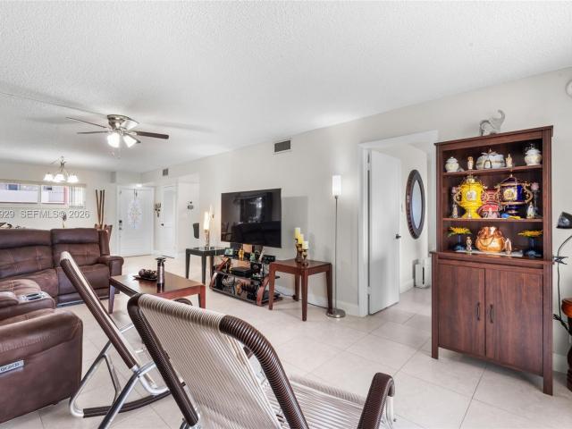 9420 S Hollybrook Lake Dr, Unit 206, Pembroke Pines, FL 33025 | MLS #A11988