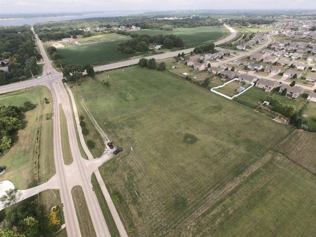 9421 NW Polk City Dr, Polk City, IA 50226