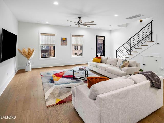 9421 Horizon Drive