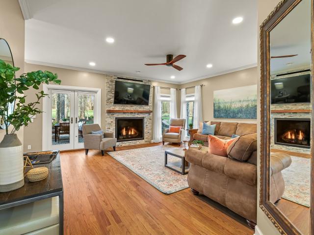 9422 Berkshire Ct