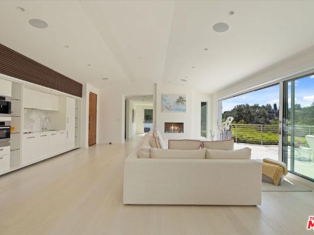 9422 Readcrest Drive