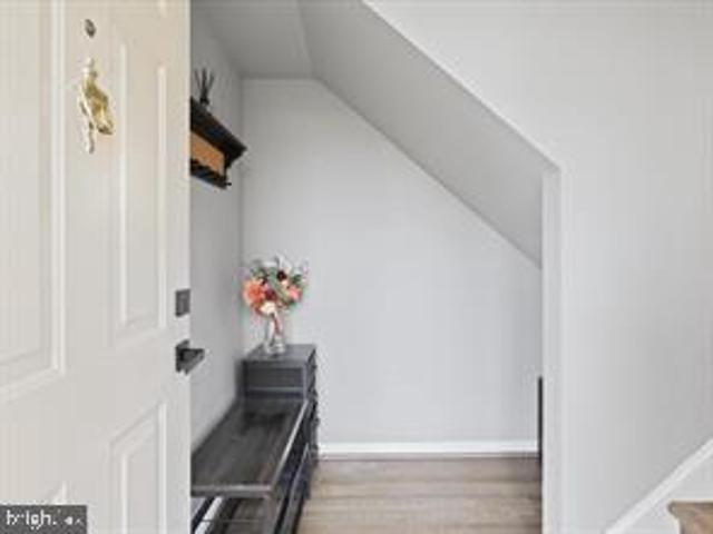 9422 Scarlet Oak Drive