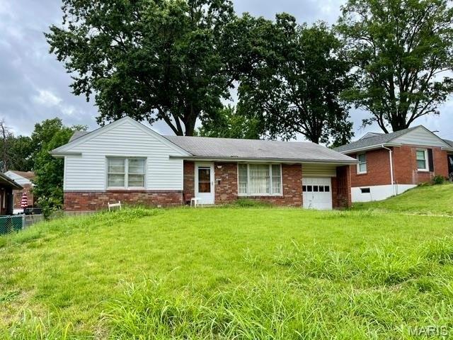 9423 Ardmore Dr, Saint Louis, MO 63137