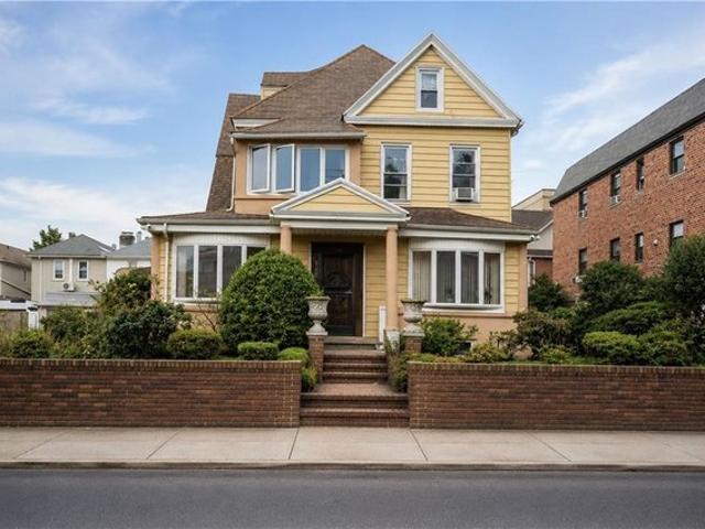 942 72nd St, Brooklyn, NY 11228