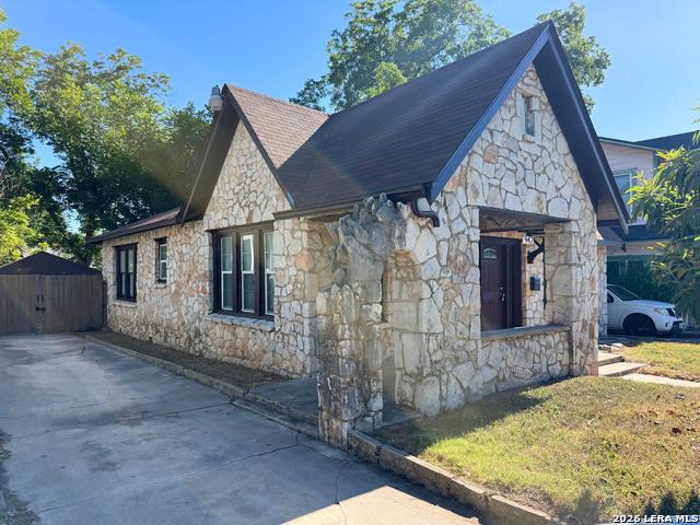 942 Bailey Ave