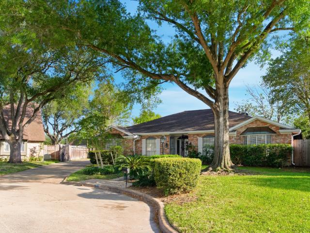 942 Brunswick Cir, Sugar Land, TX 77478 | MLS #6788