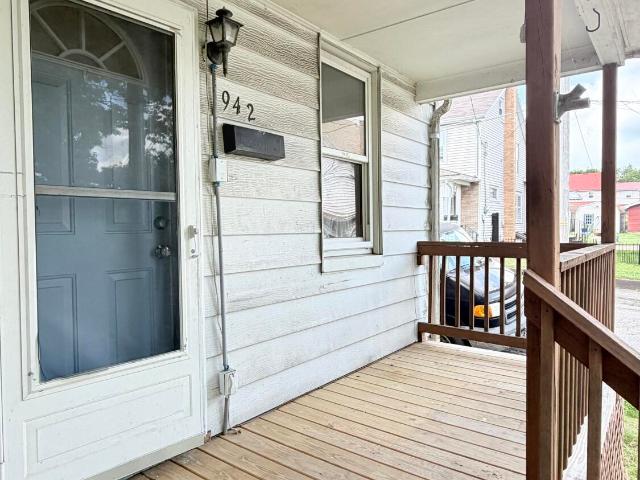 942 Burton Street
