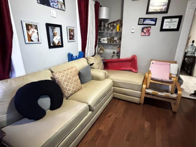 942 E 19th Street