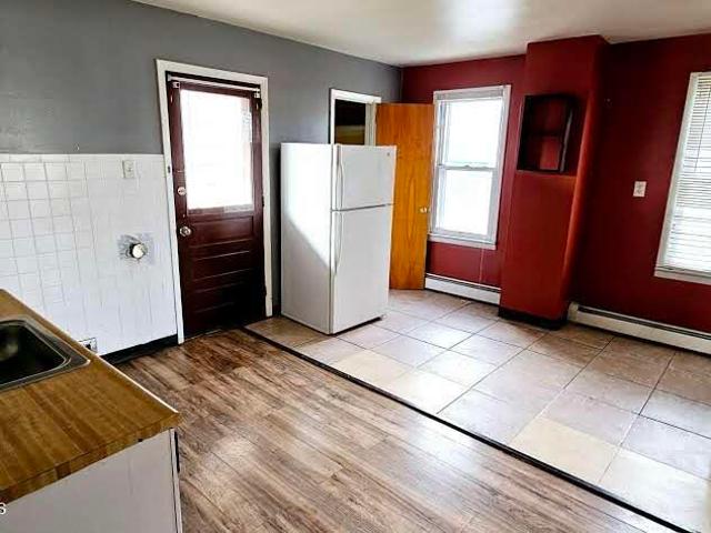 942 E Elm Street # 2nd floor