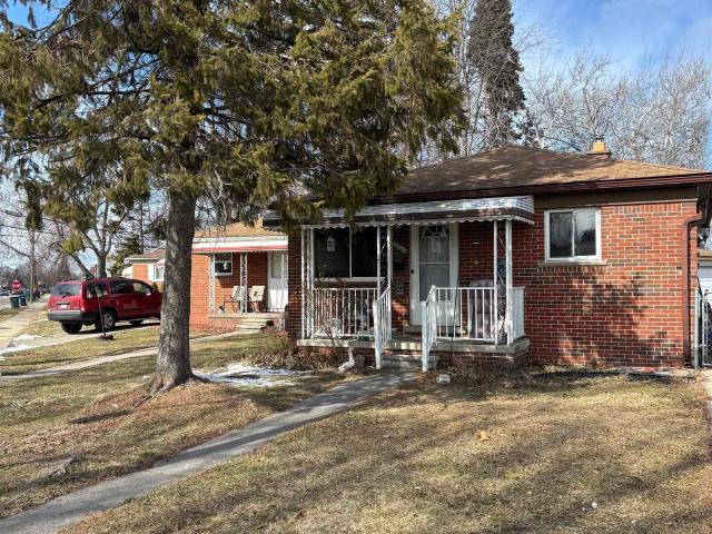 942 Farnham Avenue