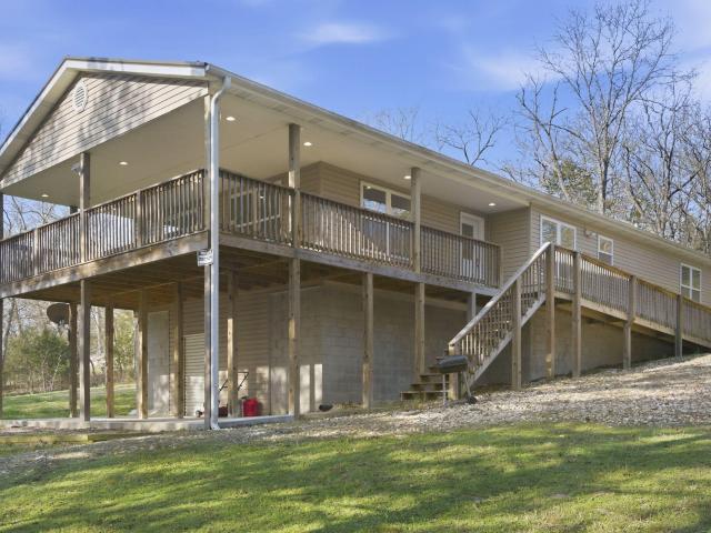 942 Lake Forest Drive