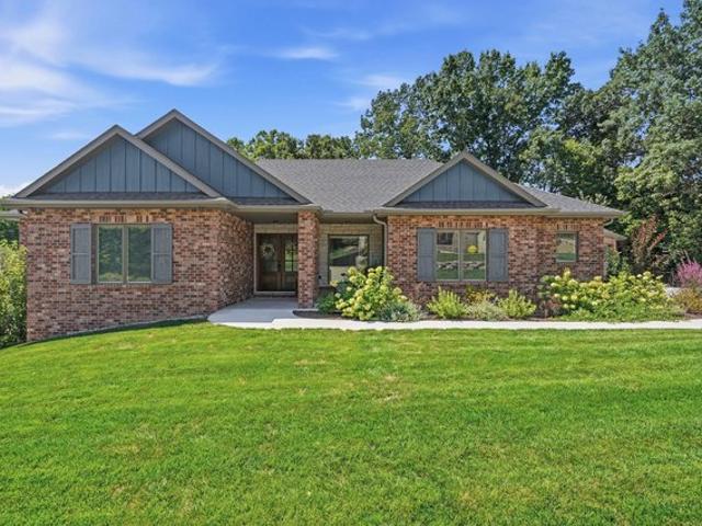 942 Nob Hill Rd, Jefferson City, MO 65109