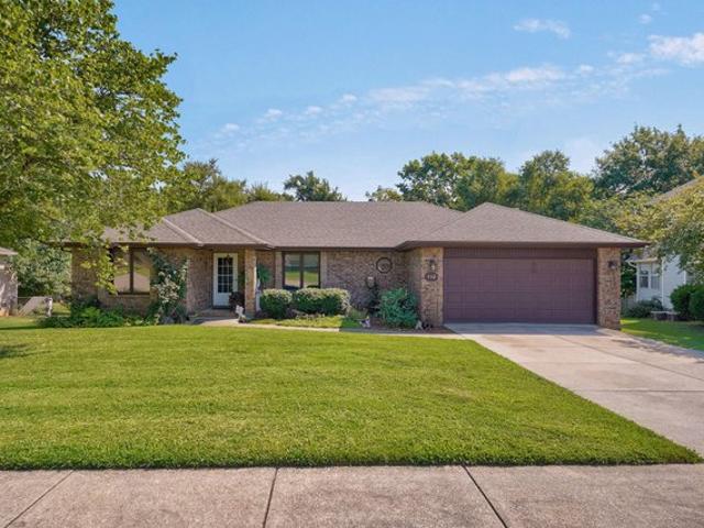 942 S Greentree Ave, Springfield, MO 65809