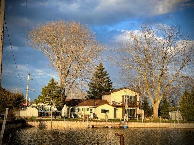 942 S State St, Oscoda, MI 48750