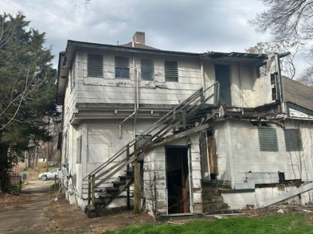 942 roland st
