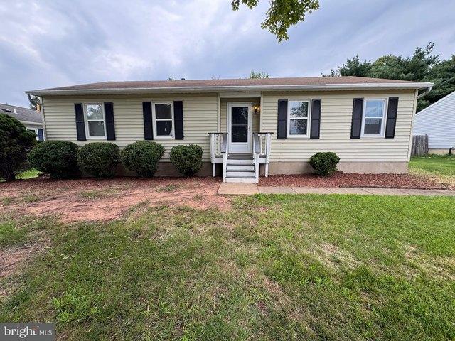 9438 Waterford Dr, Manassas, VA 20110