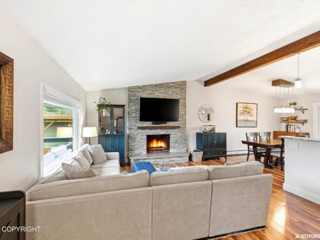 9431 Arlene Dr, Anchorage, AK 99502