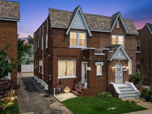 9431 th St, Floral Park, NY 11001