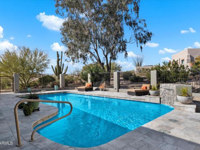 9432 E QUAIL Trail