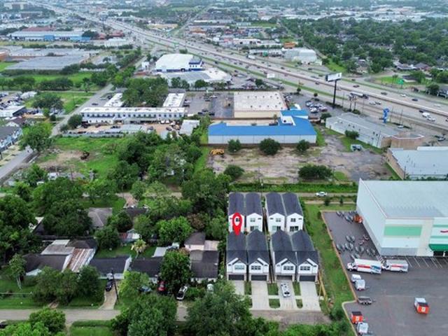9433 9 Arledge St, Houston, TX 77075