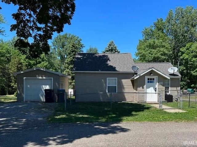 943 E Garfield St, Warsaw, IN 46580