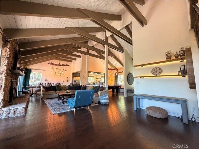 943 Nadelhorn Dr, Lake Arrowhead, CA 92352