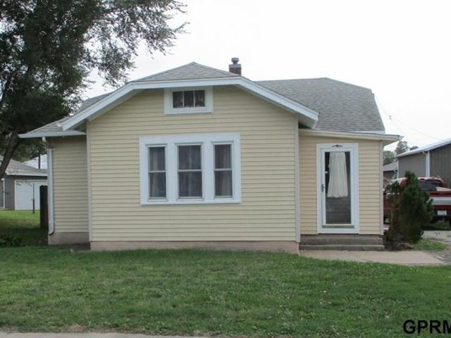 943 W Military Ave, Fremont, NE 68025