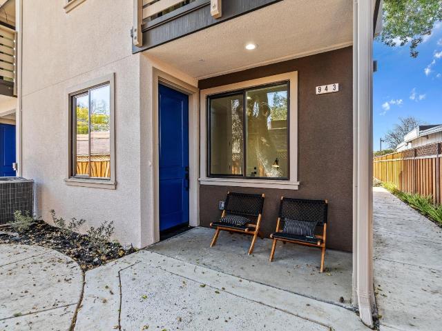 943 Woodside Road