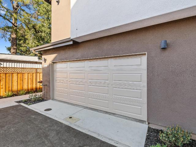 943 Woodside Road