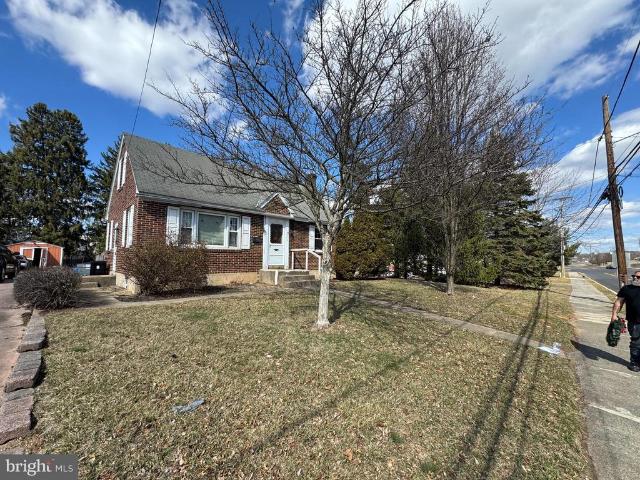 943 Walnut Street