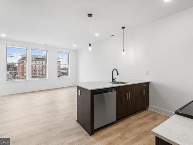 943 Washington Ave #303, Philadelphia, PA 19147