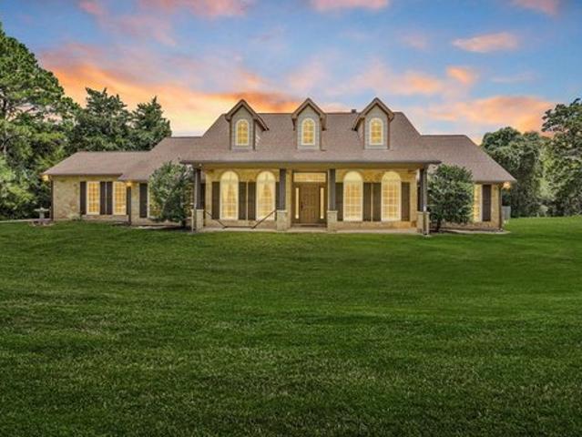 9445 County Road 415 E, Navasota, TX 77868