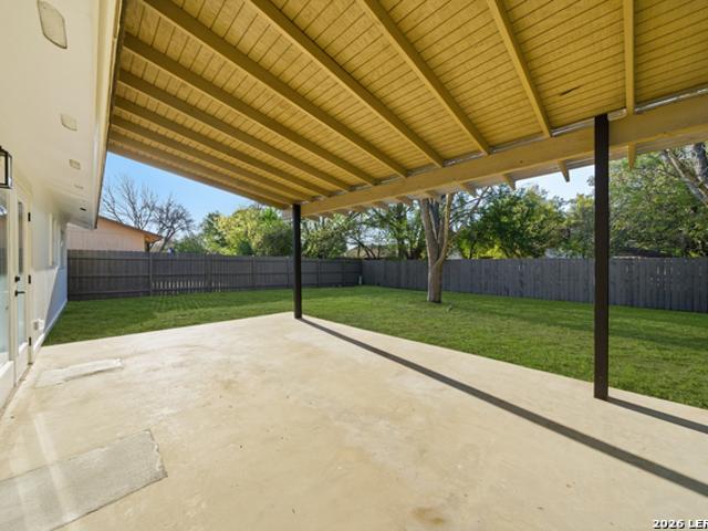 9446 Cliff Way