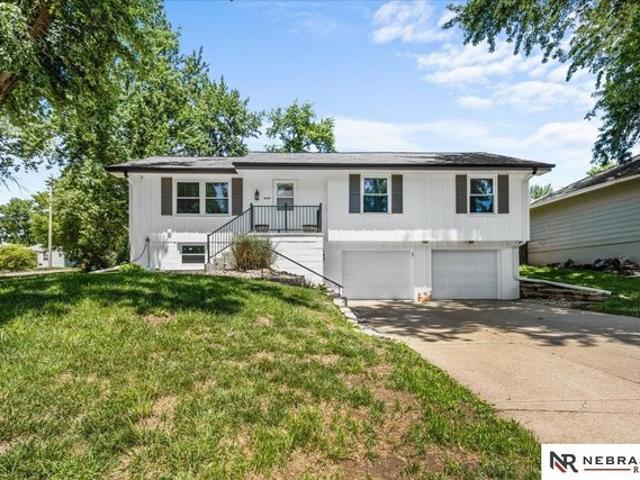 9448 Ames Ave, Omaha, NE 68134