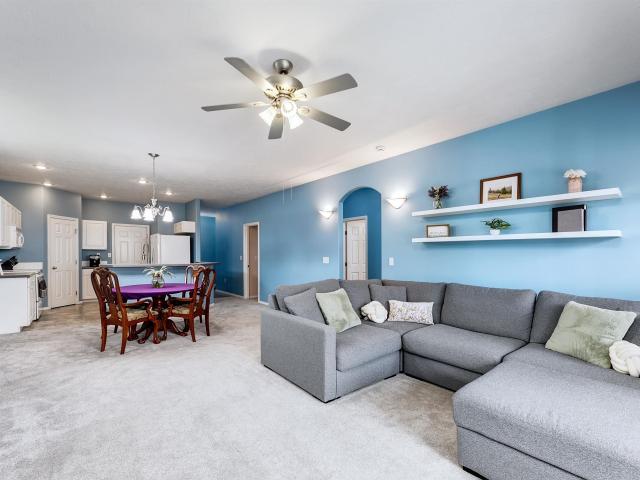 9448 W Granger