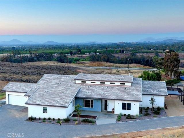 9449 Equestrian Dr, Riverside, CA 92503