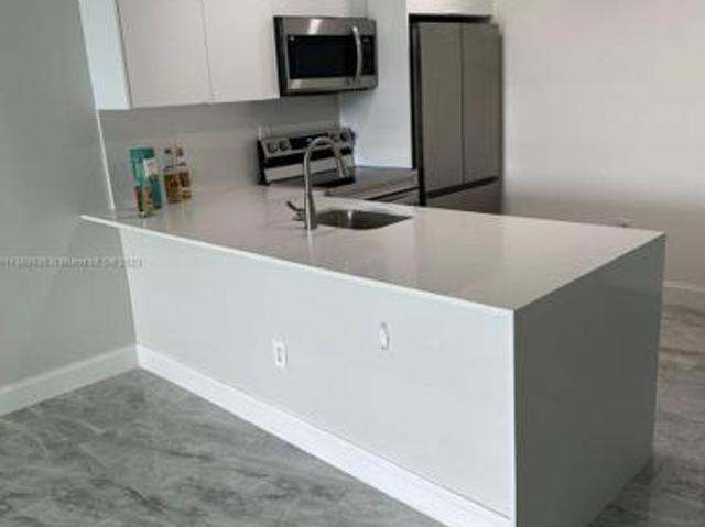 9440 Fontainebleau Blvd #414, Miami, FL 33172