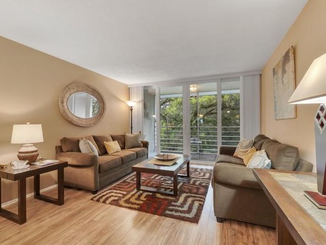 9440 Live Oak Pl Apt 402, Davie, FL 33324