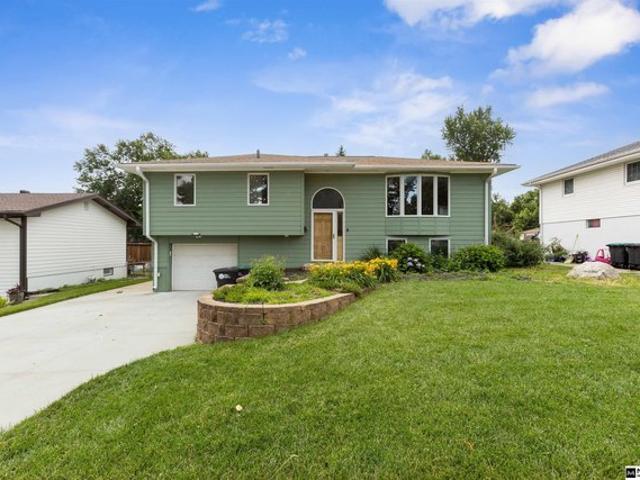 9441 Miami St, Omaha, NE 68134