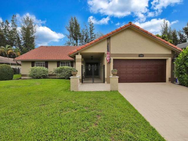 9441 Old Pine Rd, Boca Raton, FL 33428